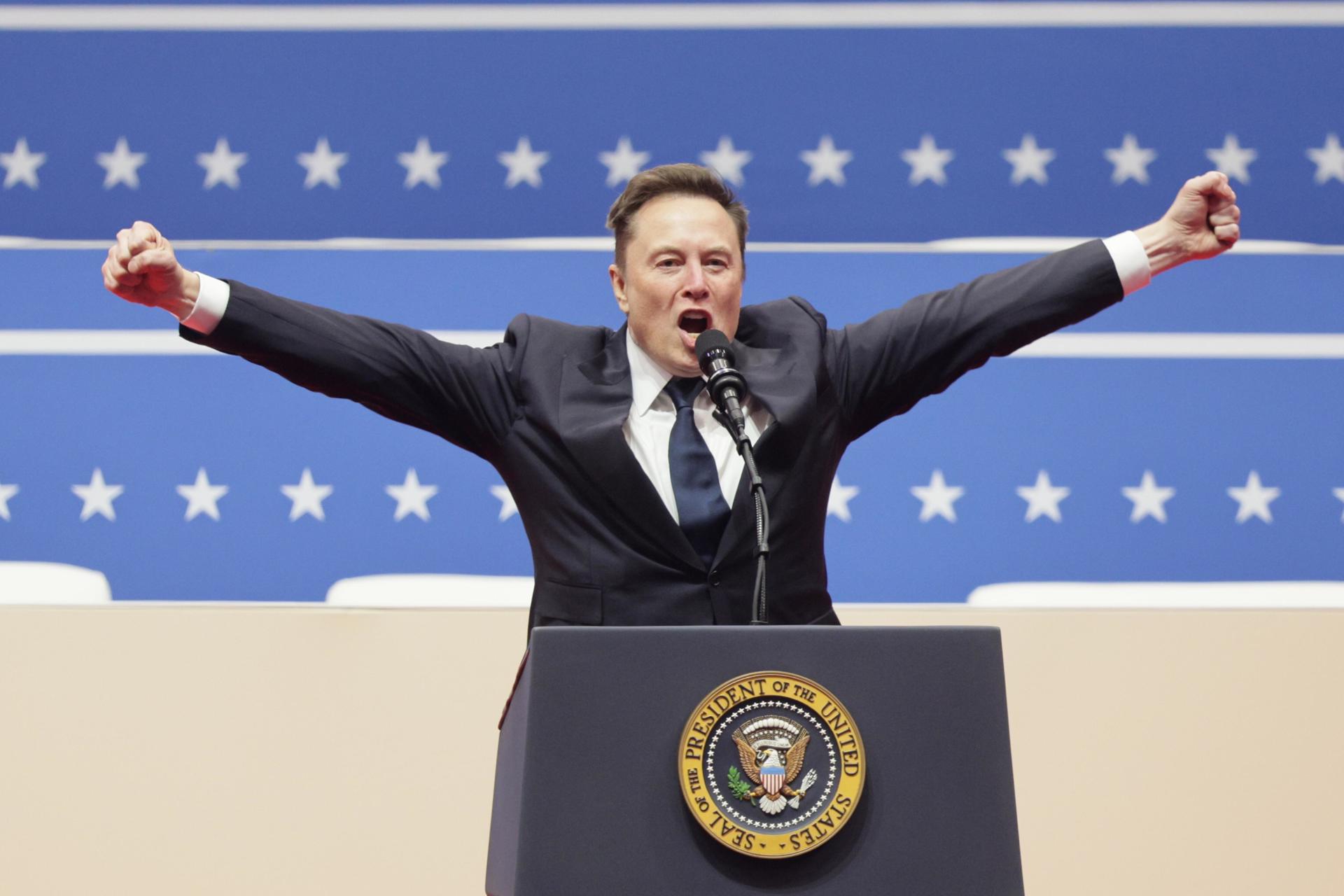 Elon Musk lanza Elon Musk lanza