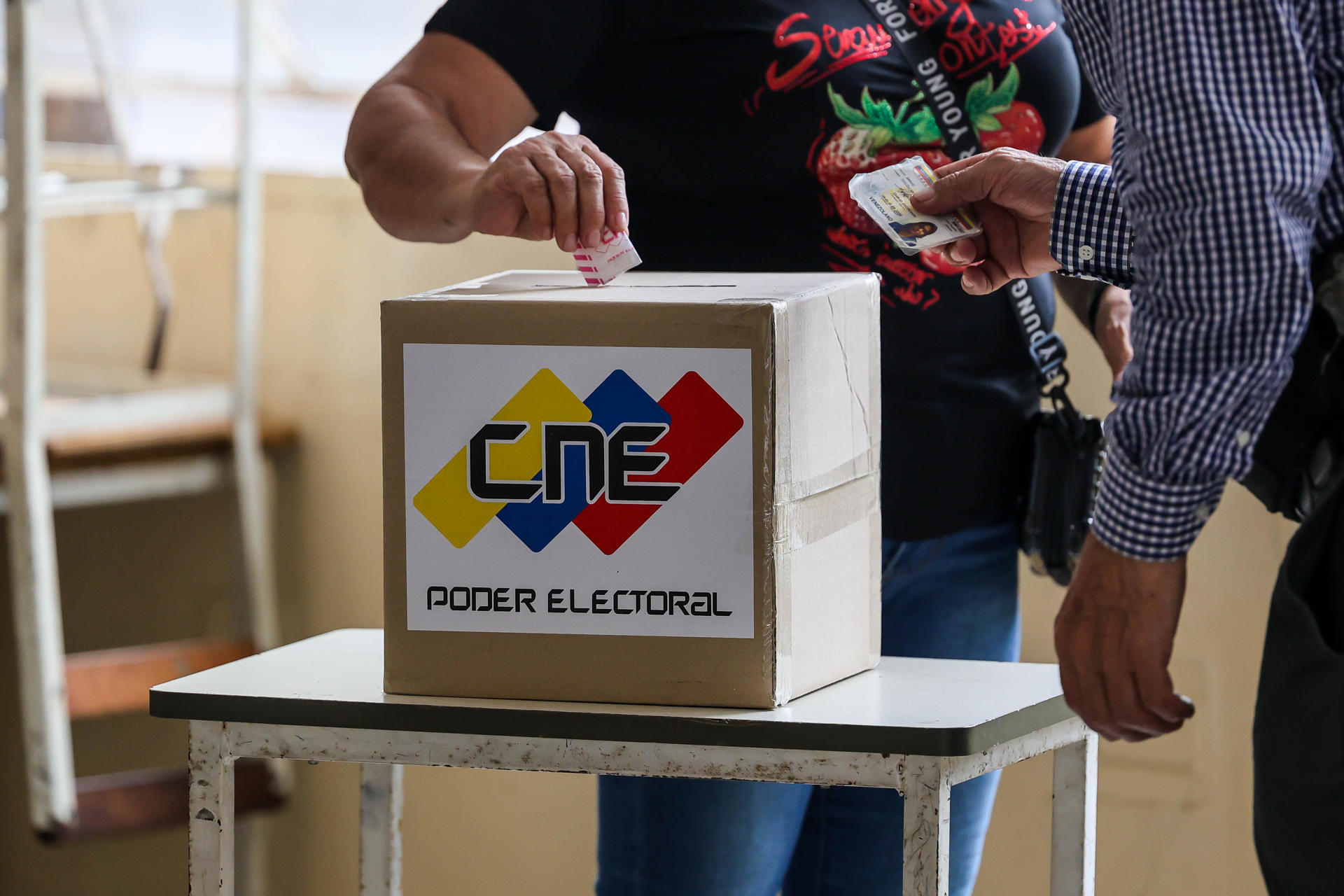 El ente electoral declara al chavismo ganador en 23 de 24 regiones
